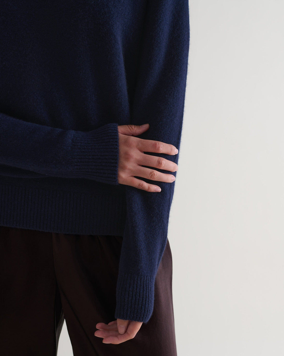 Navy Cashmere Midweight Crewneck Jumper | Rise & Fall